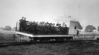 自らバランスを取る1本足のモノレール | 知力空間